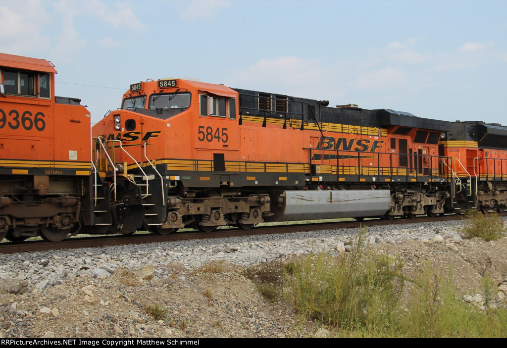 BNSF 5845